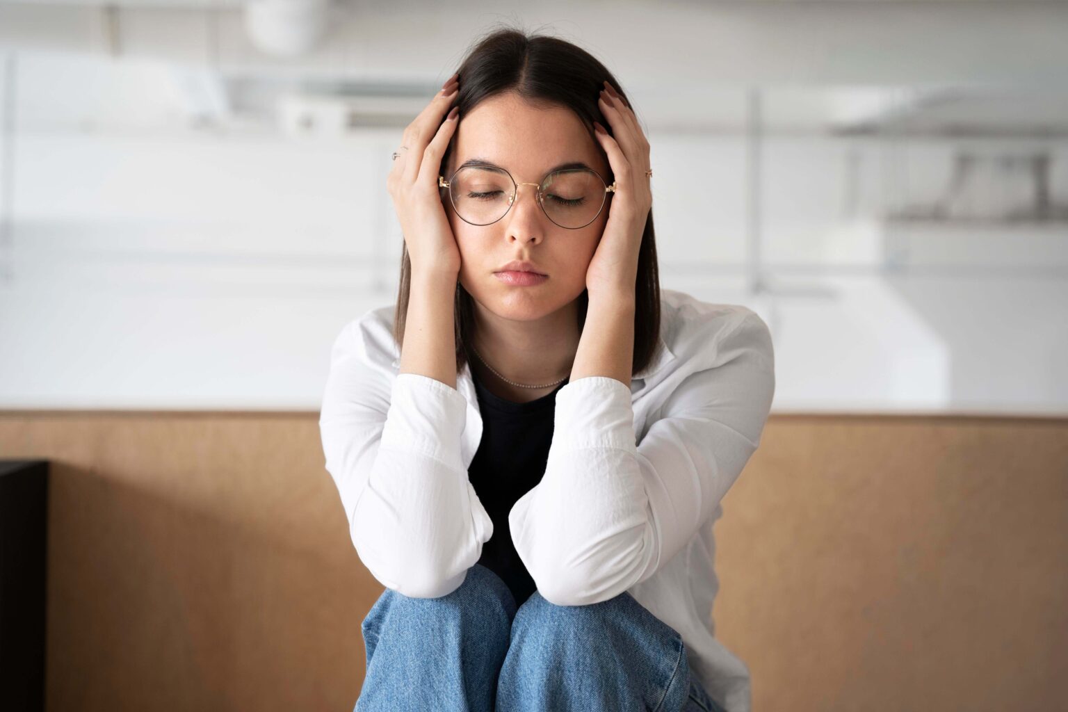 Apa itu Anxiety? Ciri-Ciri dan Cara Mengatasinya - MojokBisnis.com
