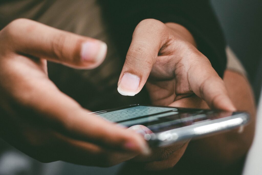 Cara Membuat Tulisan Kosong di WA HP dan WA Web (Mudah) - MojokBisnis.com